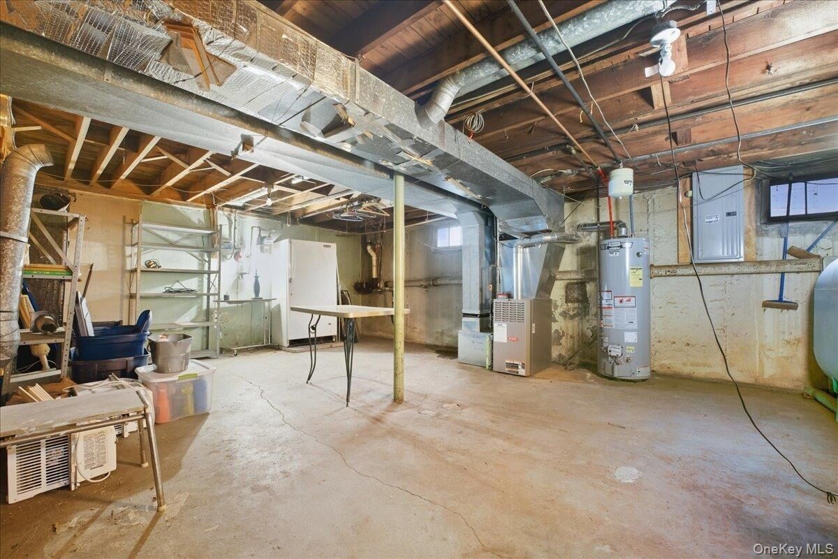 25 Lois Ln, Farmingdale, NY 11735 | Brownstoner